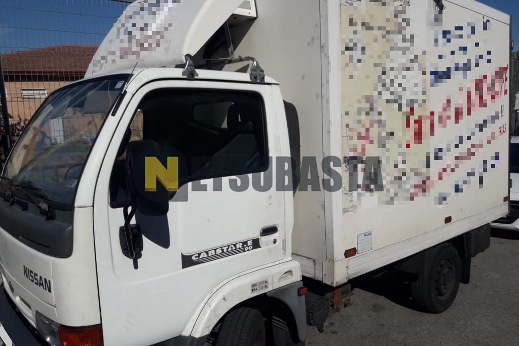 Subasta de Nissan Cabstar- E 90 2001