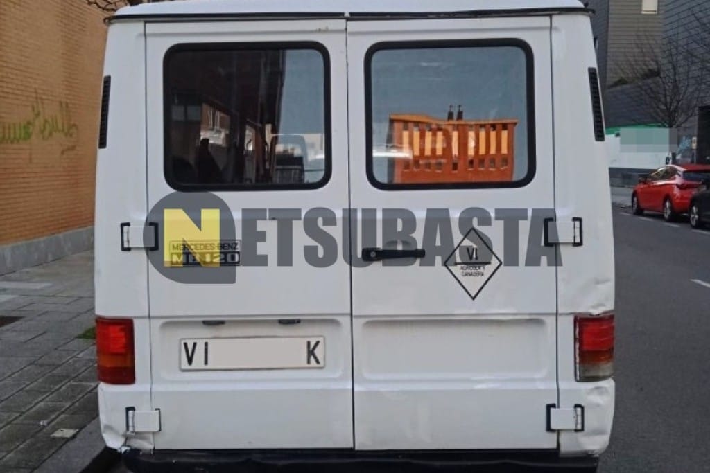 Subasta de Mercedes-Benz MB120 1989