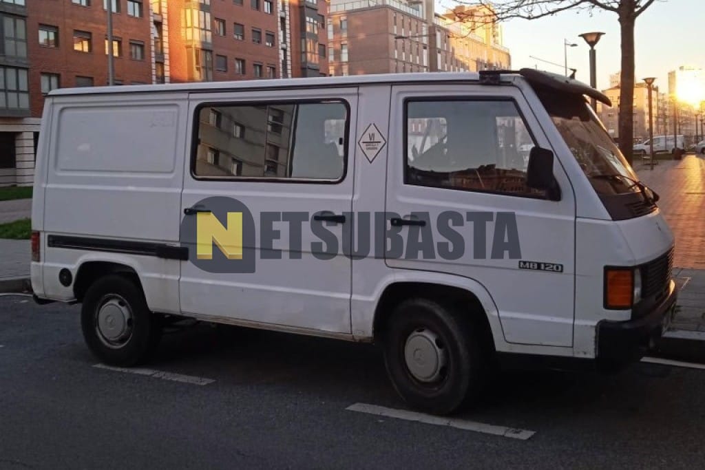 Subasta de Mercedes-Benz MB120 1989