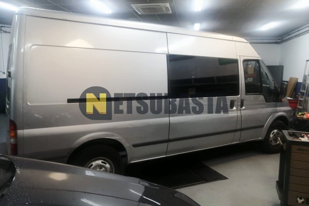 Subasta de Ford Transit 350L Kombi 2004
