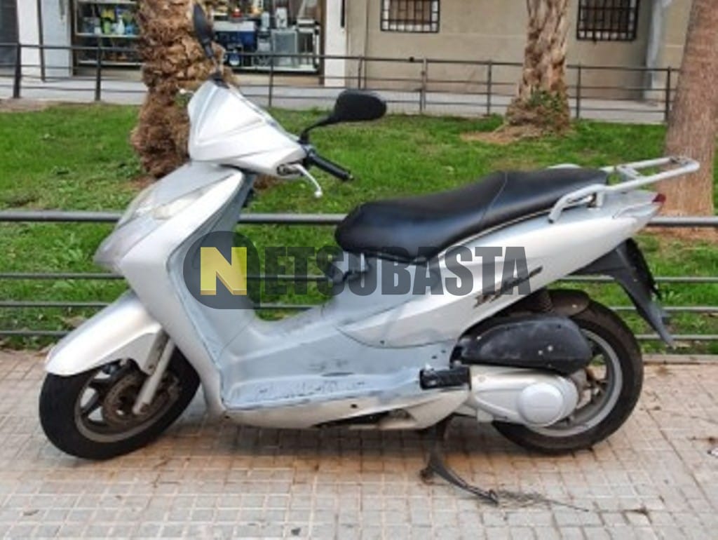 Subasta de Honda Dylan 150 2006