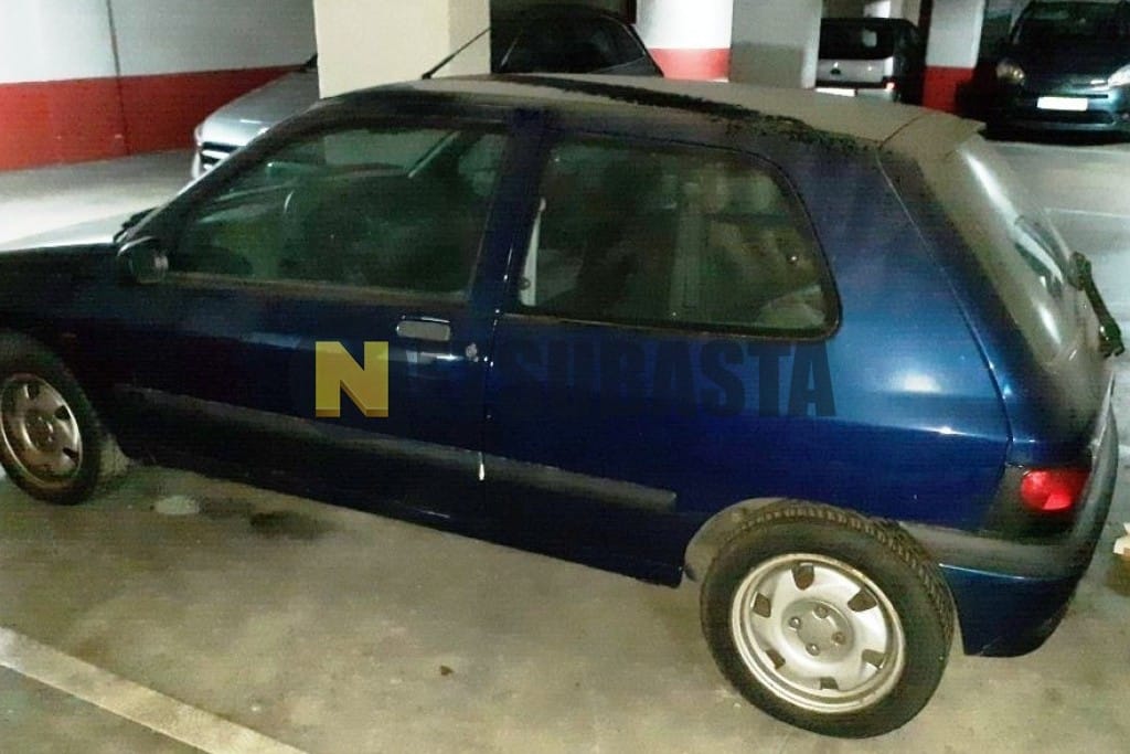 Subasta de Renault Clio 1.4 1997